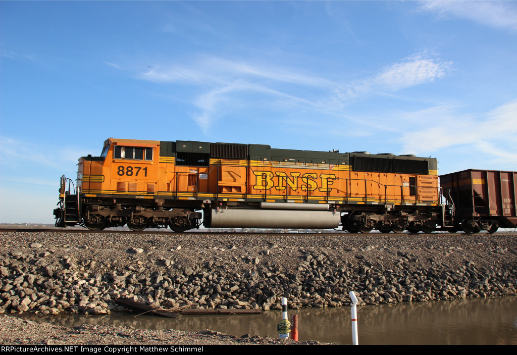 BNSF 8871 - DPU